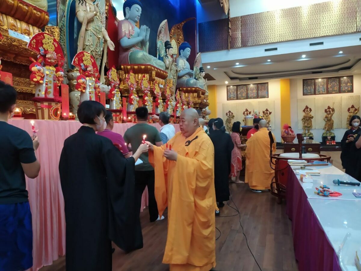 Wihara Sila Praba Denpasar-Bali, Wihara Mahavira Graha Surabaya ...